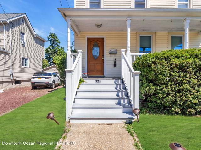 325 Roosevelt Avenue