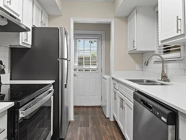 325 Raintree Dr, Tyler, TX 75703