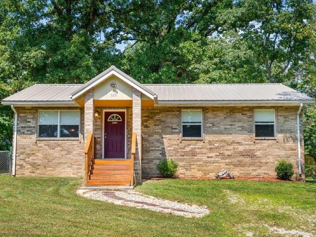 325 Red Bud Ln, Forsyth, MO 65653