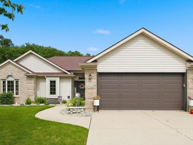 325 Ridge Hill Pl, Fort Wayne, IN 46804