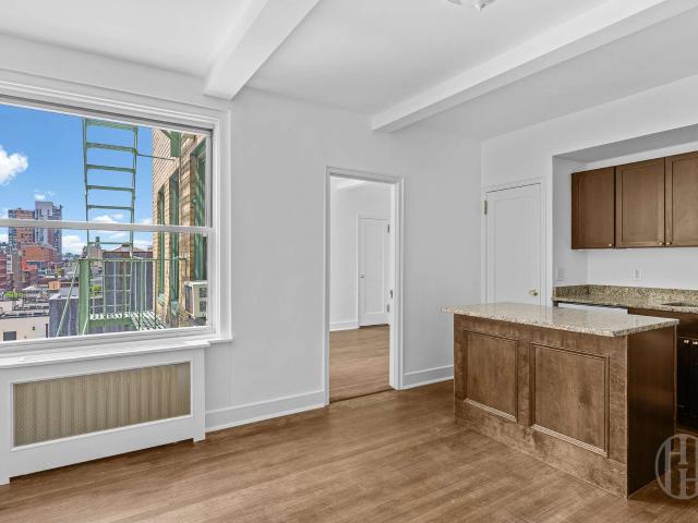 325 W 45th Street 1020