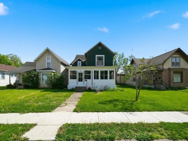 325 W 5th St, Auburn, IN 46706
