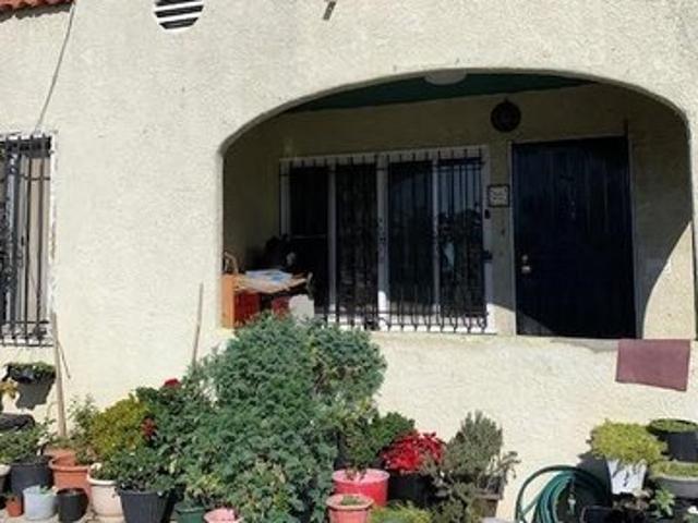 325 W 83rd St, Los Angeles, CA 90003