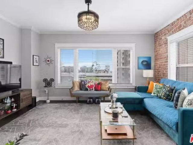 325 W 3rd St #502, Long Beach, CA 90802 MLS 25513625