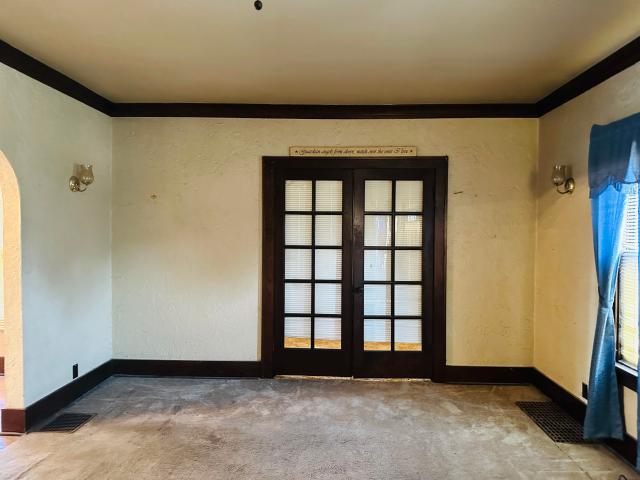 325 W Moseley Street