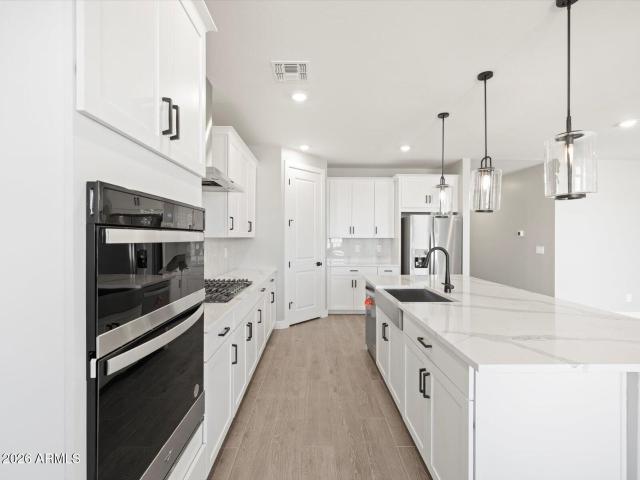 325 w rock needle trail