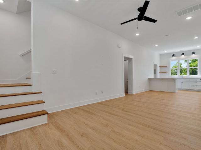 325 W Rock Street