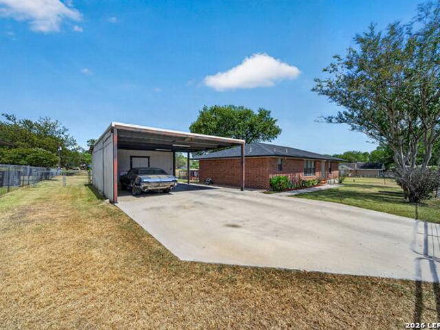 325 Wendy Ln