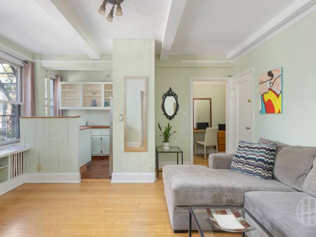 325 West 45th Street, New York, NY