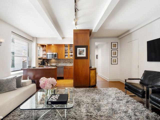 325 West 45th Street, New York, NY