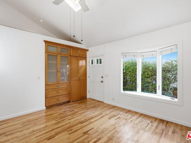 325 Vernon Avenue 4