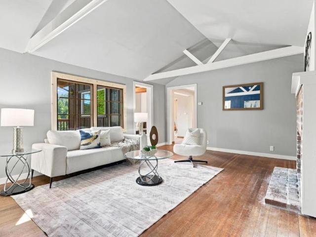 325 Vista Terrace