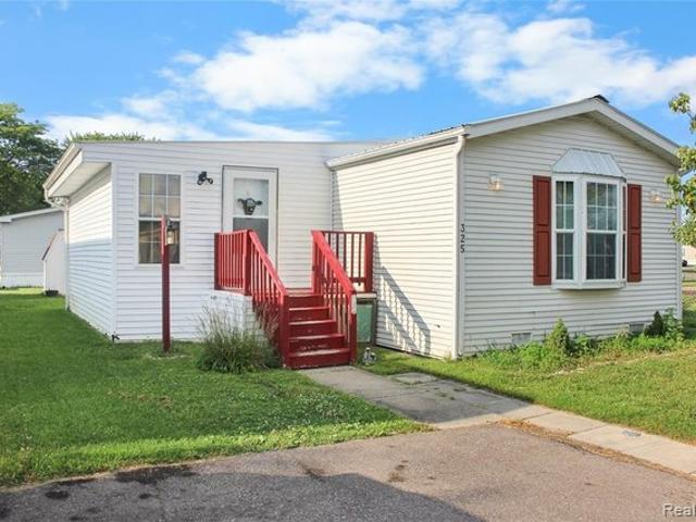 325 Yorkshire, Frenchtown, MI 48166