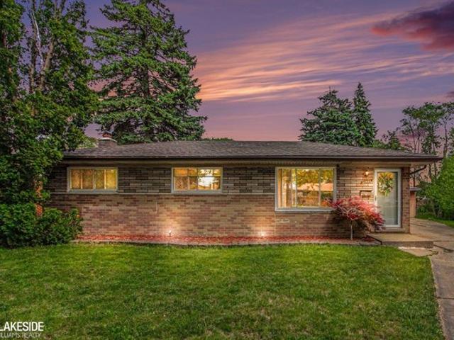 32654 Wareham Ct, Warren, MI 48092