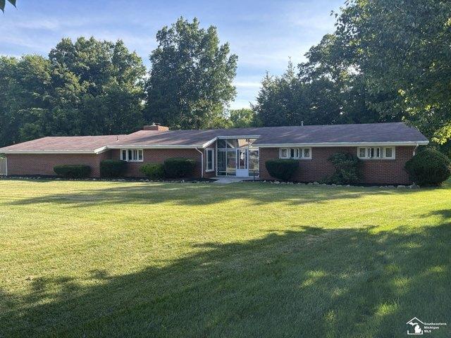 3265 Edgevale Dr, Lambertville, MI 48144