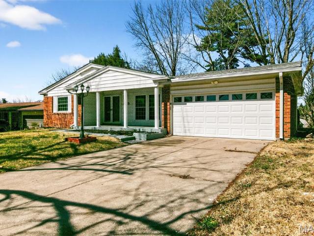 3265 Harness Dr, Florissant, MO 63033 | MLS #26018 | Compass