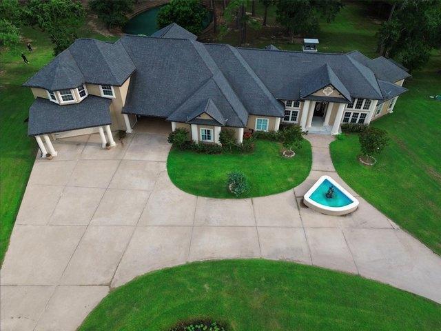 32660 Willow Bend Rd, Waller, TX 77484