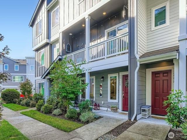 32668 Steamboat Ln, Black Diamond, WA 98010