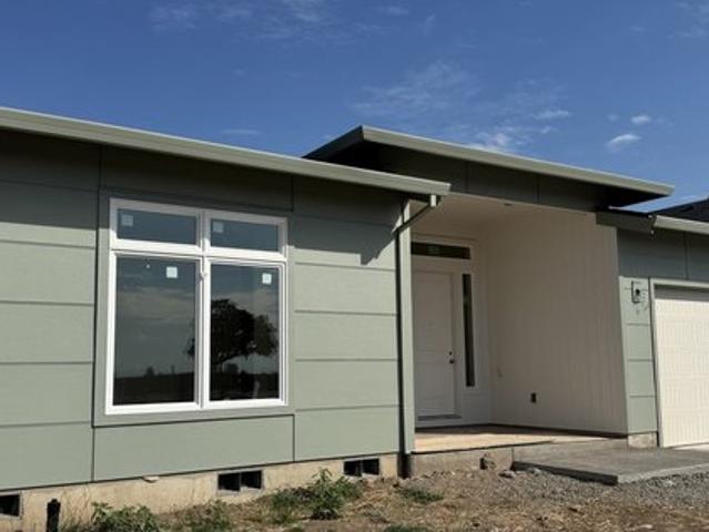 3266 Nightingale Dr, Woodburn, OR 97071