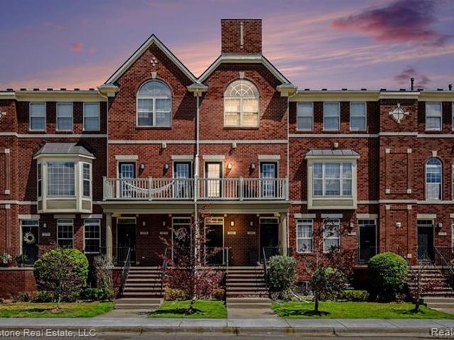 3267 Camden Dr, Troy, MI 48084