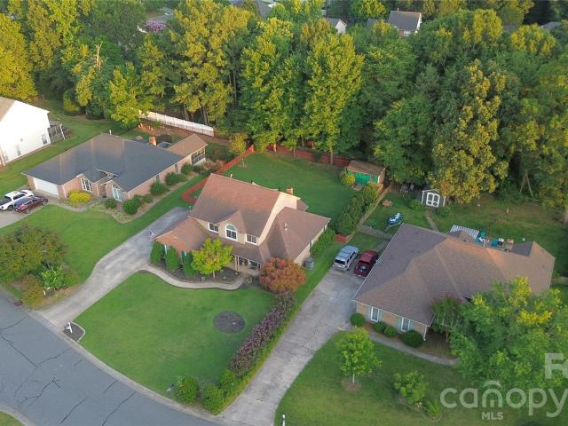 3267 Roberta Farms Court SW