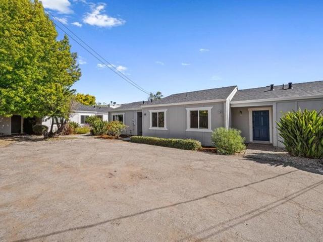 3268 Mission Dr, Santa Cruz, CA 95065