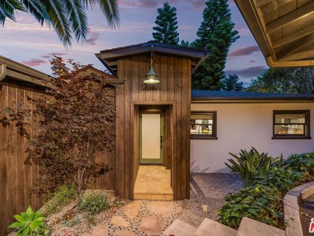 3268 Dos Palos Dr, Los Angeles, CA 90068