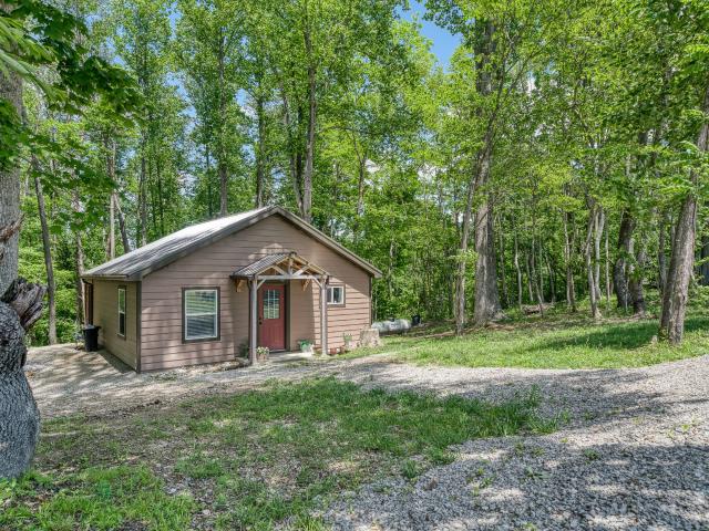 3269 Moodyville Rd