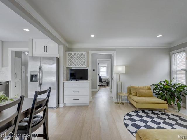 3269 Royal Avenue