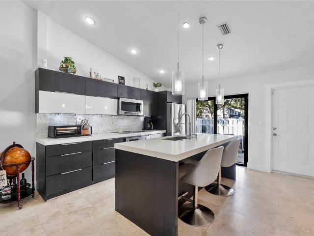 3260 Carambola Cir S, Unit 2550, Coconut Creek, FL 33066 | MLS #F10550 | Compass