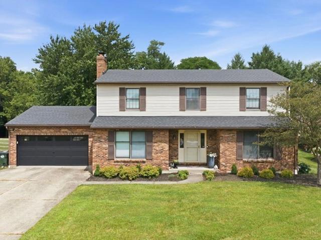 3260 Parkhill Dr, Green Township, OH 45248