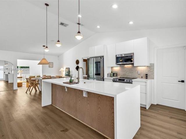 3260 SW 2nd Ct, Deerfield Beach, FL 33442