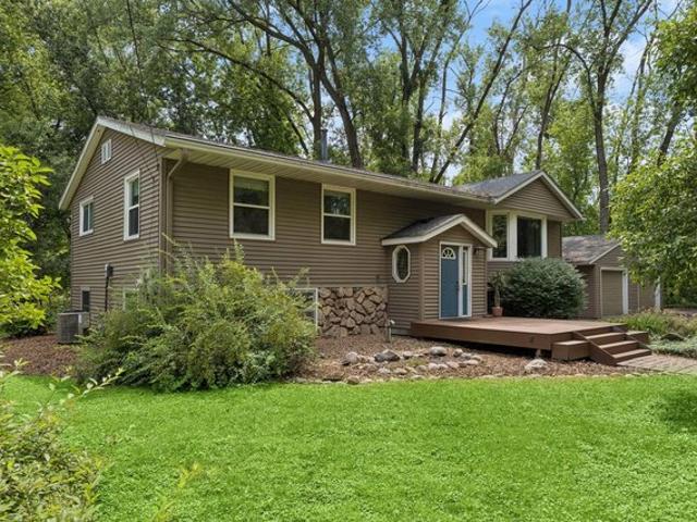 3260 Snelling Ave N, Arden Hills, MN 55112