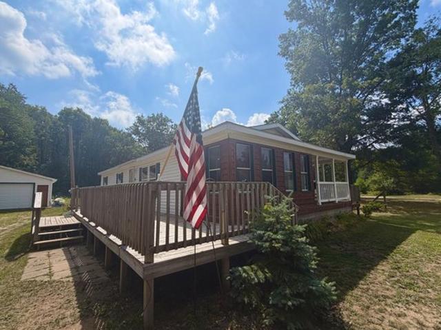 3260 W Ridge St, White Cloud, MI 49349