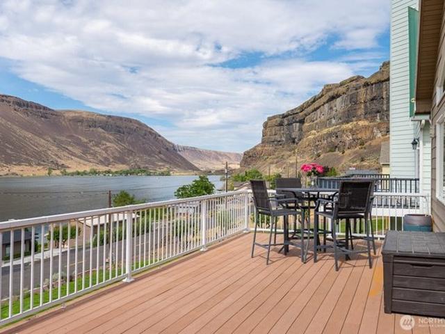 32611 Lakeshore Dr NE, Coulee City, WA 99115