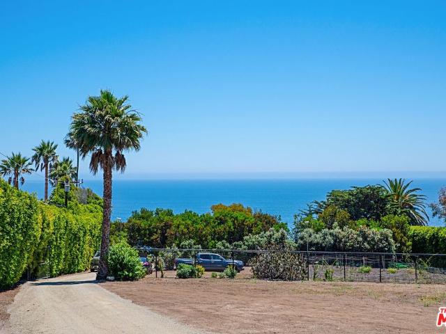 32614 Pacific Coast Hwy, Malibu, CA 90265 | MLS #25579 | Compass