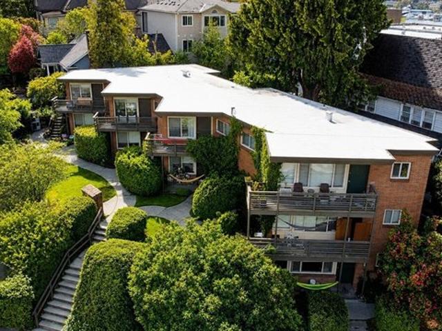 3261 Fuhrman Ave E, Seattle, WA 98102