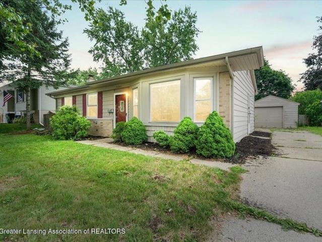 3261 Hepfer Rd, Lansing, MI 48911