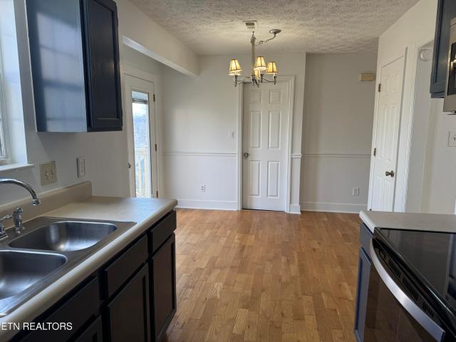 3261 Kingsmore Drive