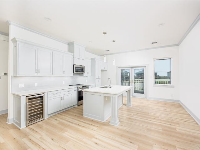 3261 Pirates Cove