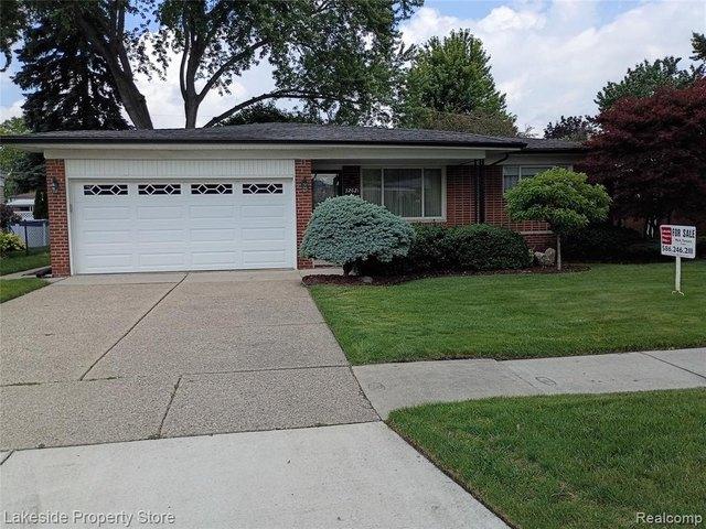 32621 Whitley Cir, Warren, MI 48088