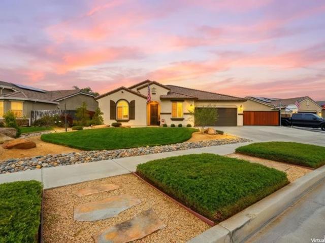 3262 N Morning Dove Ln, Hanford, CA 93230