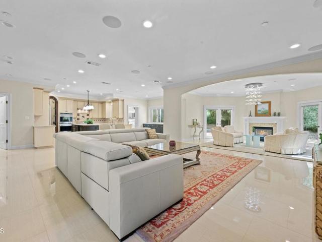3263 New York Drive