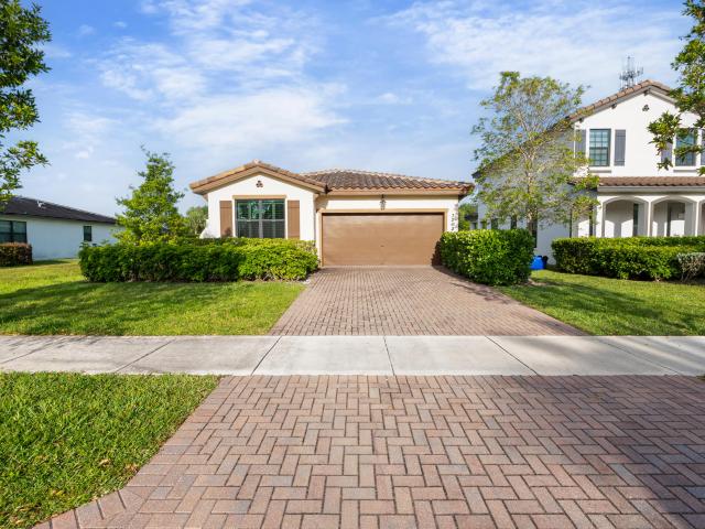 3263 Dunning Dr, Royal Palm Beach, FL 33411 | MLS #B26015 | Compass