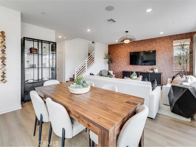 3263 Floral Paseo