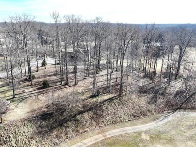 326 Cayuga Dr, Cadiz, KY 42211