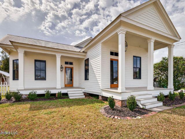 326 Carroll Ave, Bay St. Louis, MS 39520 | MLS #4140