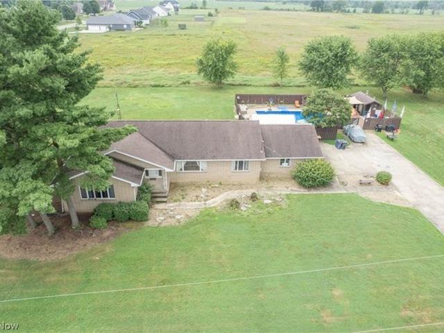 326 Airport Rd NW, Warren, OH 44481