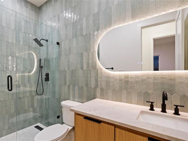 326 Avenue F