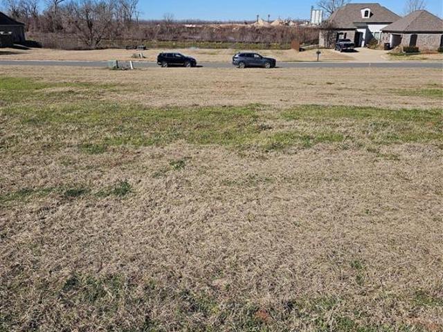 326 Bevly Lake Dr, Bossier City, LA 71111 | MLS #21247 | Compass